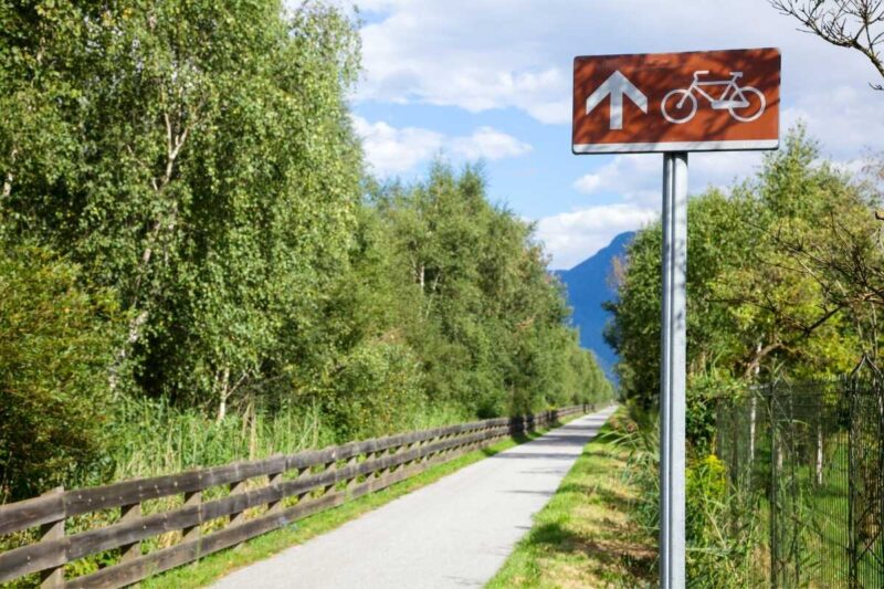 Best Italy Bike Tours: Soak In The Landscape And History - Fearlessly Italy